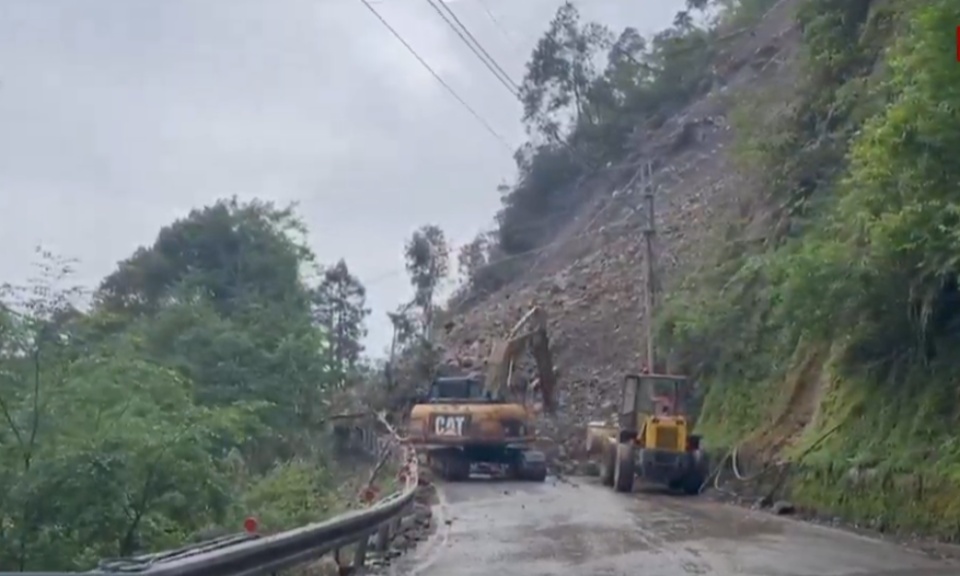 台7甲線36.8K土石坍滑 公路局：估明17時搶通 — TITV News 原視新聞網