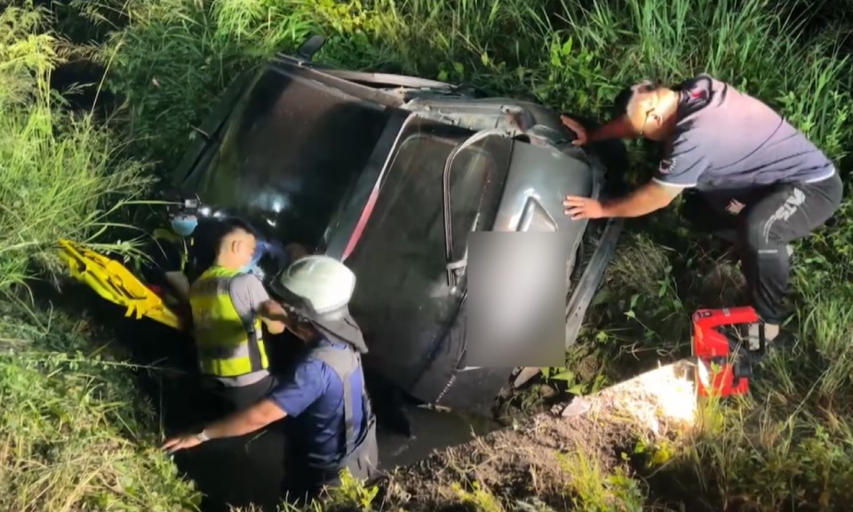 台東休旅車撞變電箱釀停電 2人宣告不治 — TITV News 原視新聞網