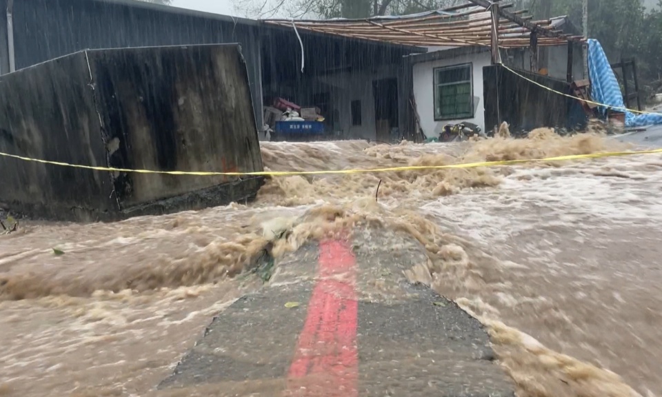 梧繞部落民宅遭沖毀 住戶已撤離安置無傷亡 — TITV News 原視新聞網