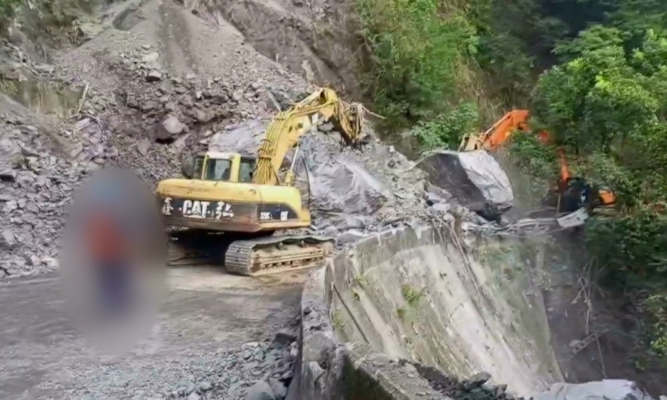 台7線33K羅浮段續搶修 後山3里停班、課 — TITV News 原視新聞網