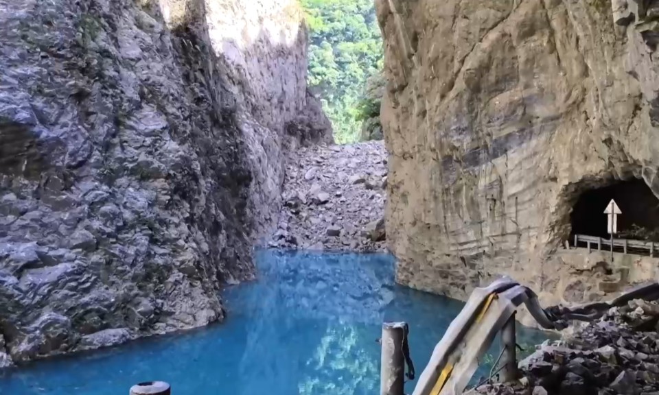 花蓮太魯閣大規模崩塌 立霧溪驚現堰塞湖 — TITV News 原視新聞網
